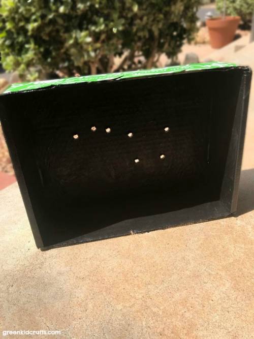 Simple Circuit Constellation Shadowbox Project for Kids – Green Kid Crafts