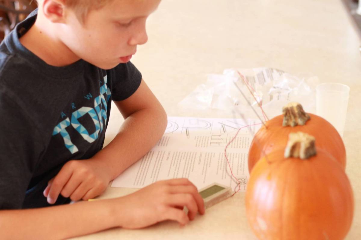 Pumpkin Clock – Green Kid Crafts