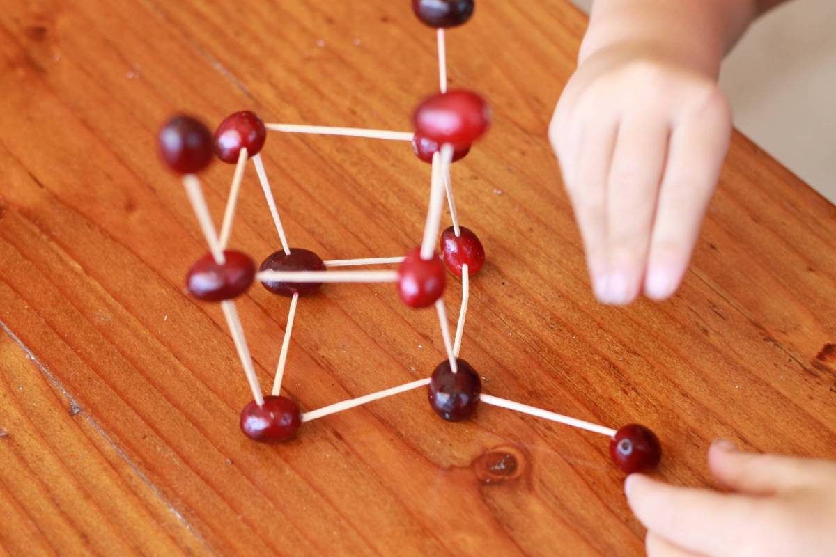 Cranberry Engineering – Green Kid Crafts