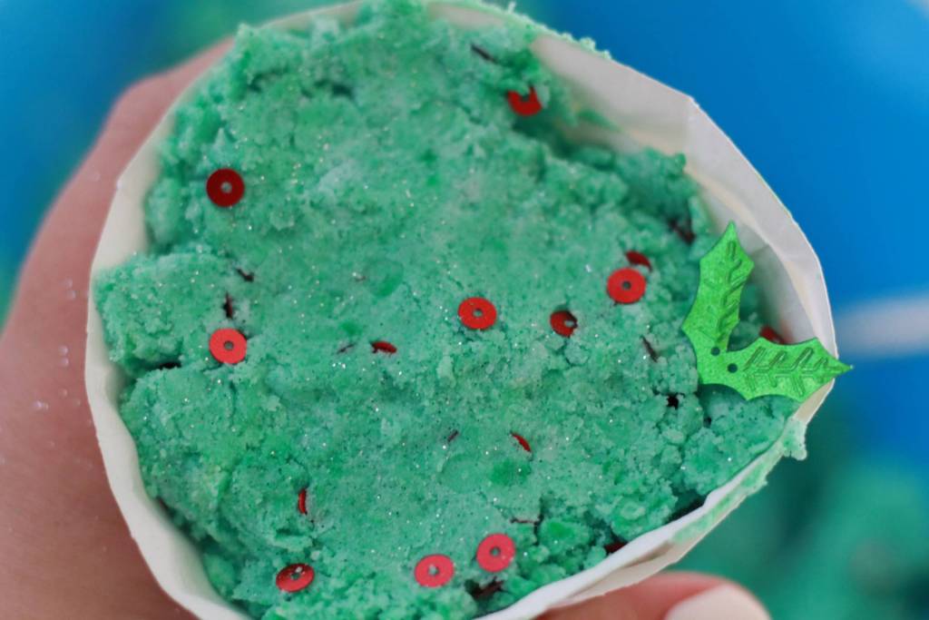 Melting Christmas Tree Experiment – Green Kid Crafts