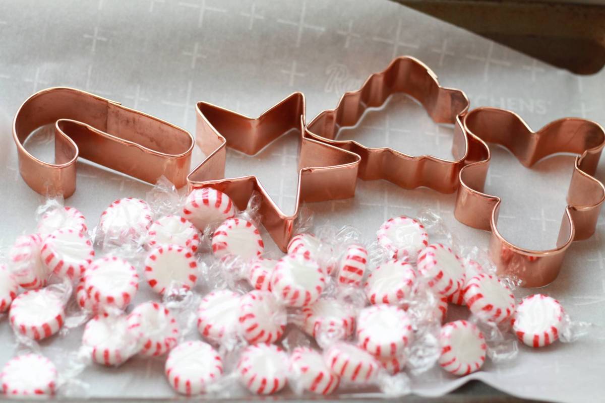 Candy Cane Cookie Cutter Ornaments – Green Kid Crafts