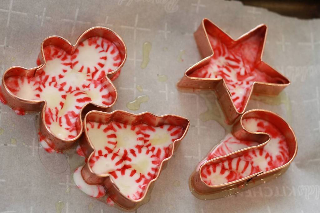 Candy Cane Cookie Cutter Ornaments – Green Kid Crafts
