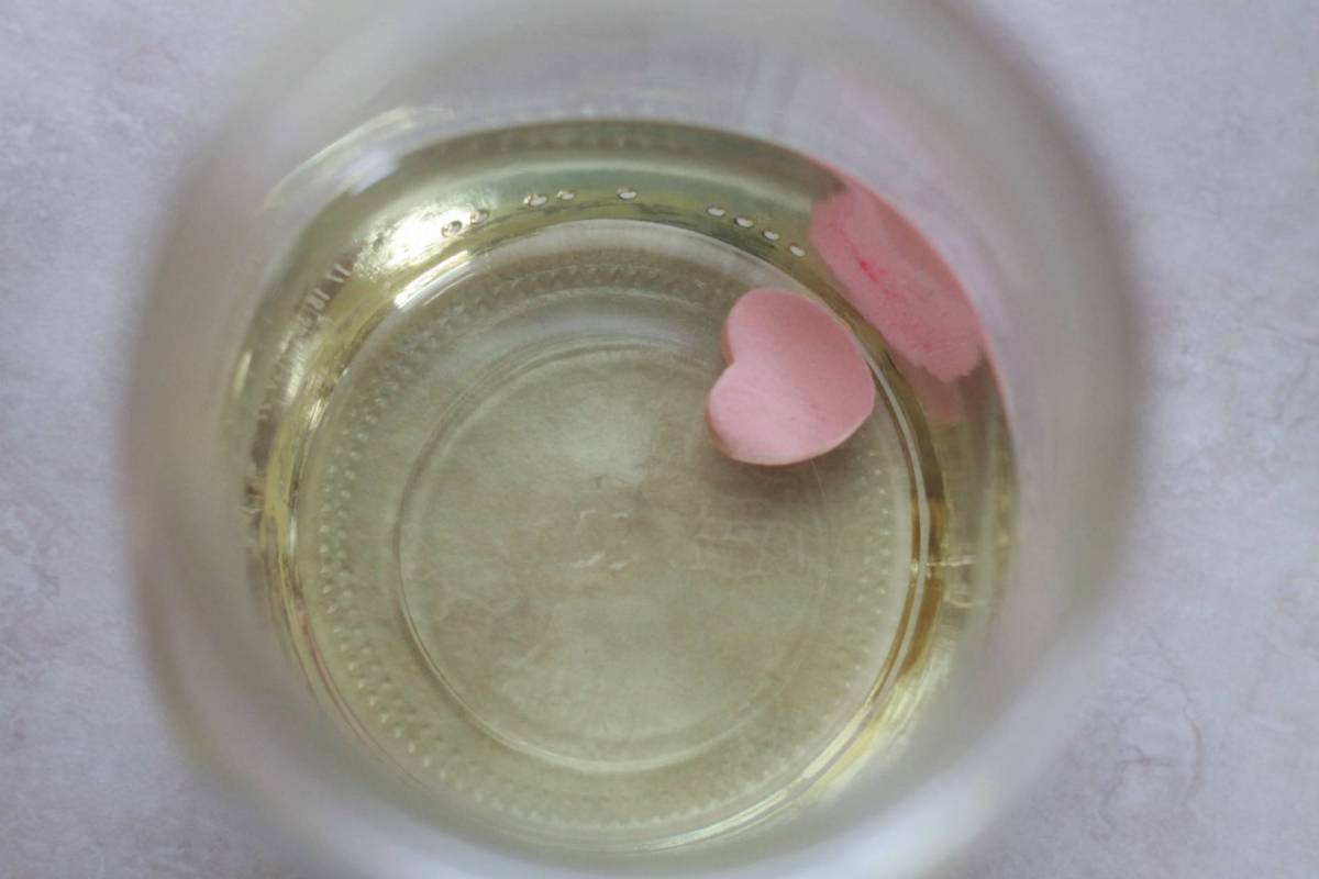 Dissolving Candy Hearts Science Experiment – Green Kid Crafts