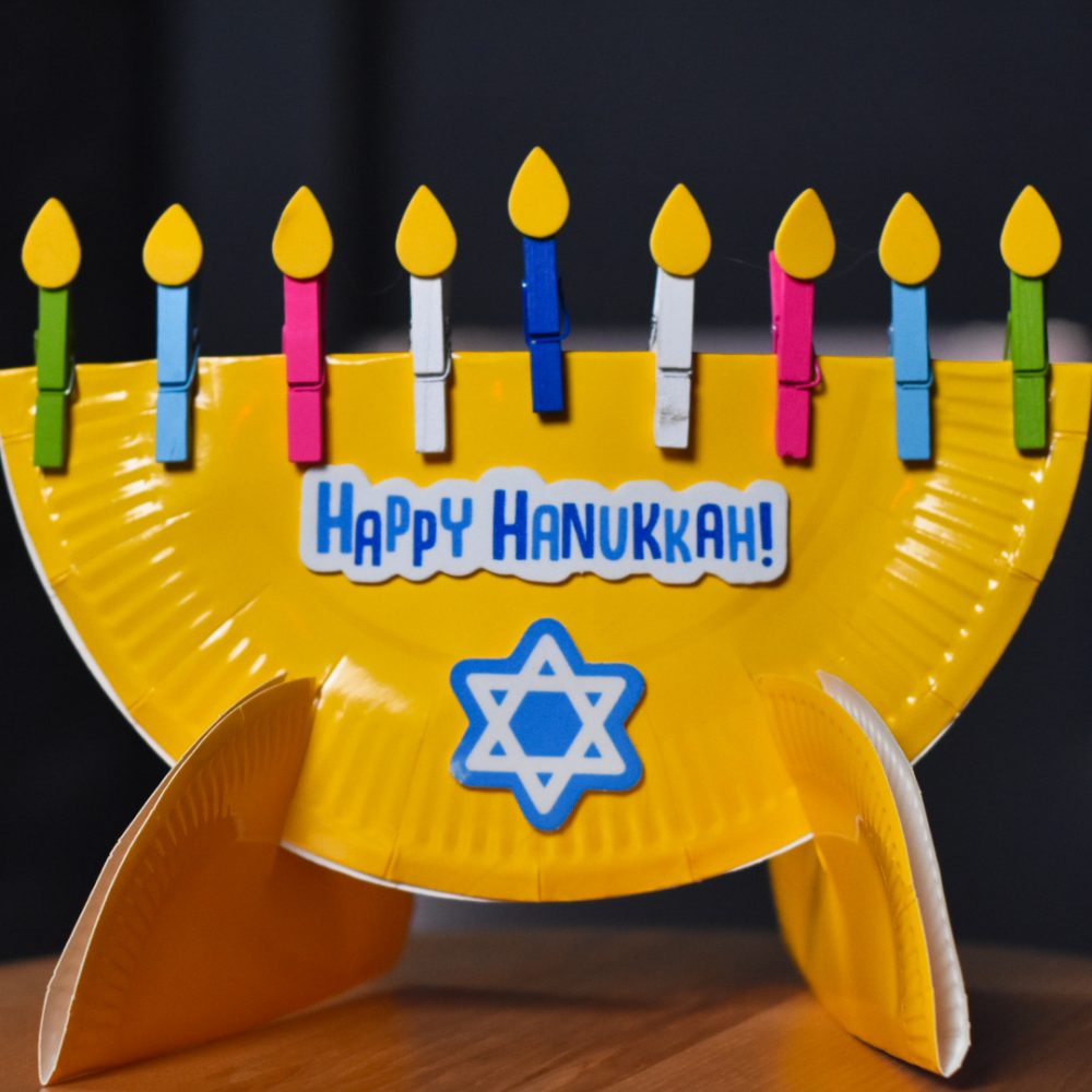 Menorah Centerpiece – Green Kid Crafts